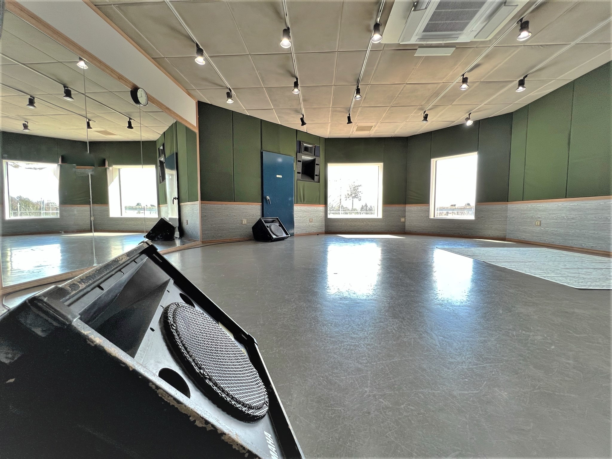 A Studio – Bellbottom Studios