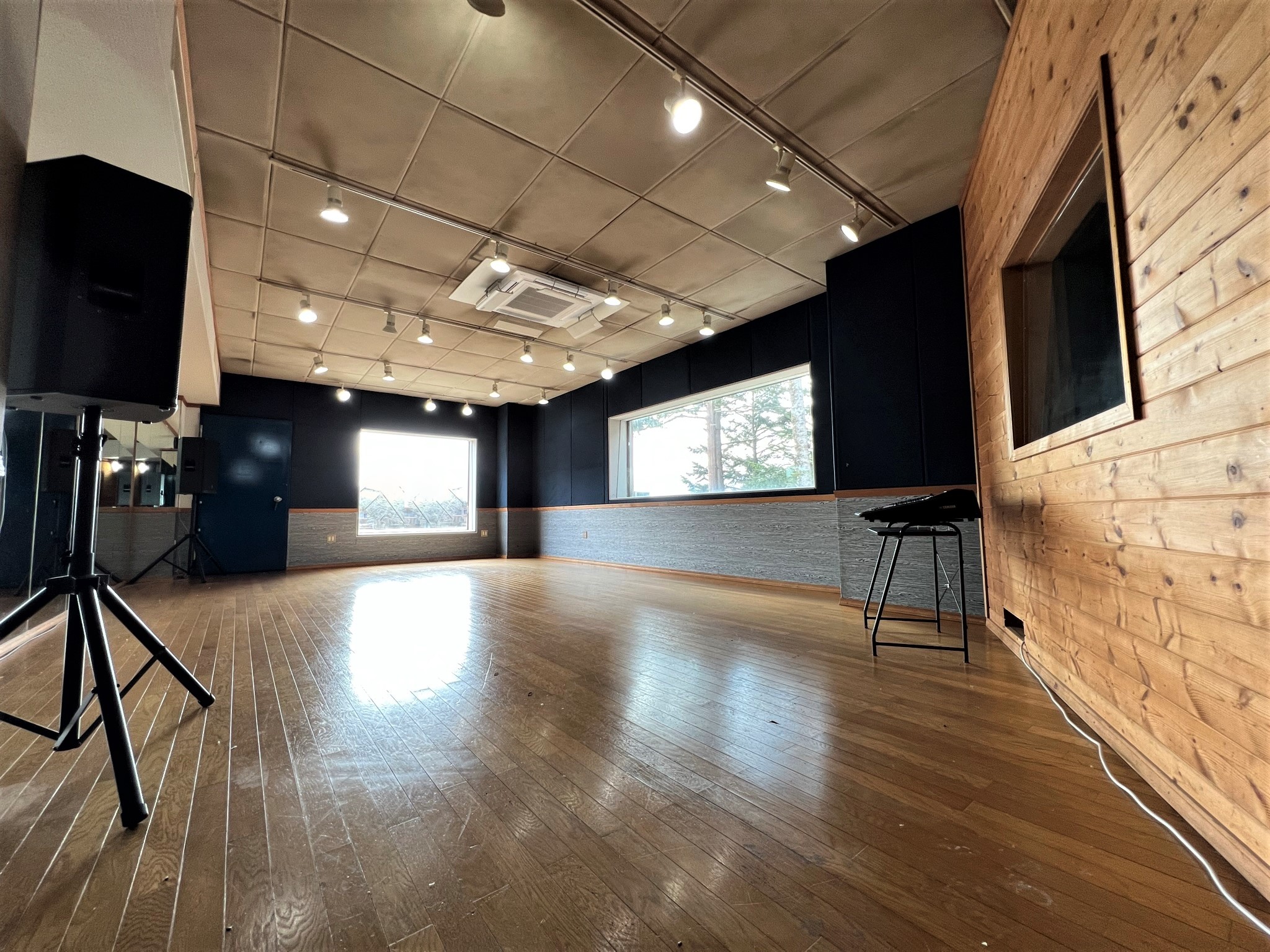 B Studio – Bellbottom Studios