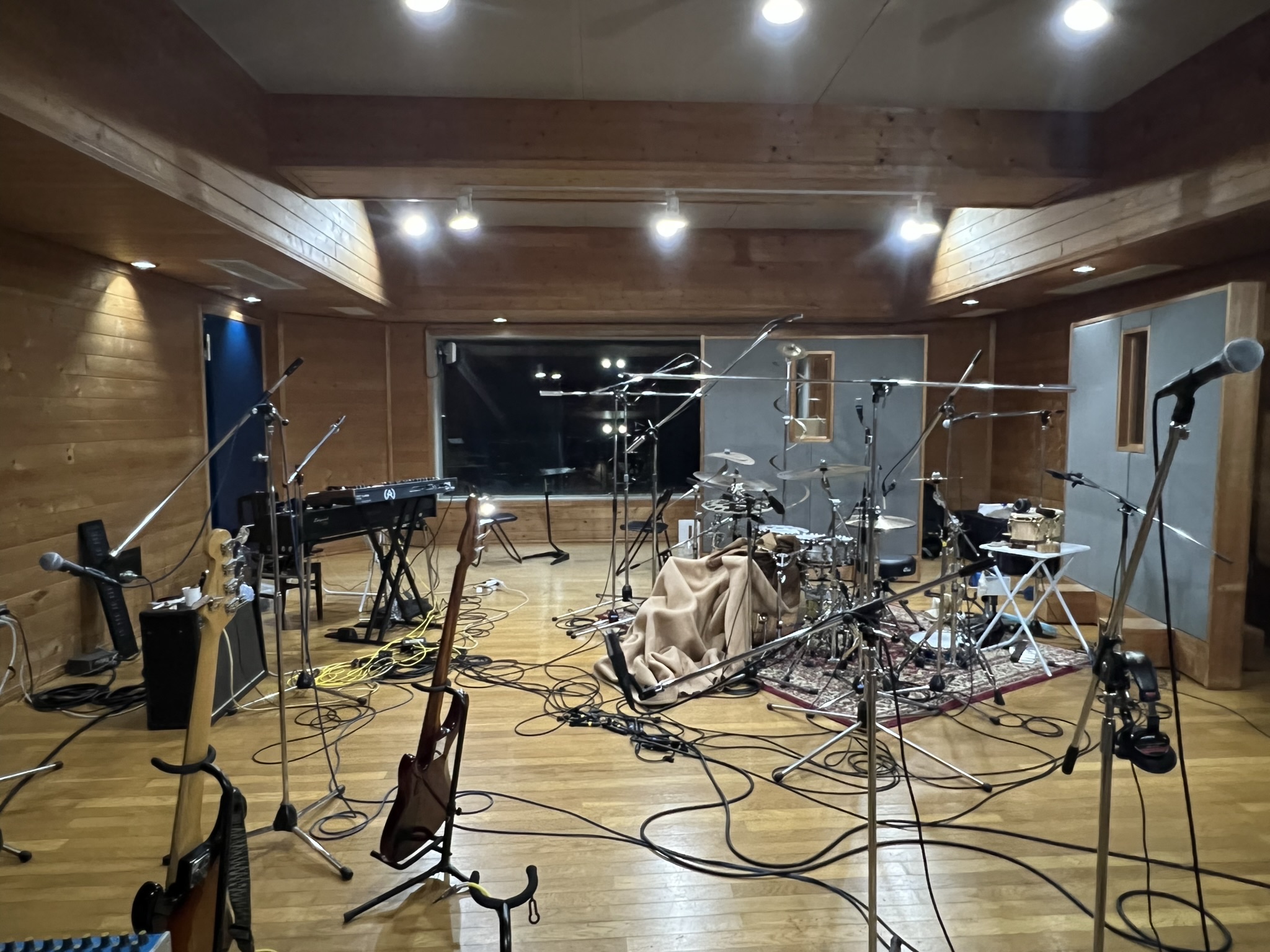 English – Bellbottom Studios