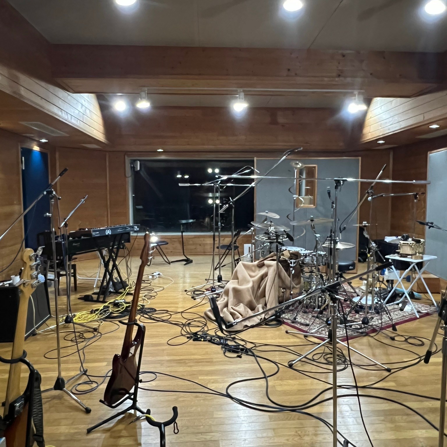 Bellbottom Studios – 富士山を望むリゾート滞在型音楽スタジオ